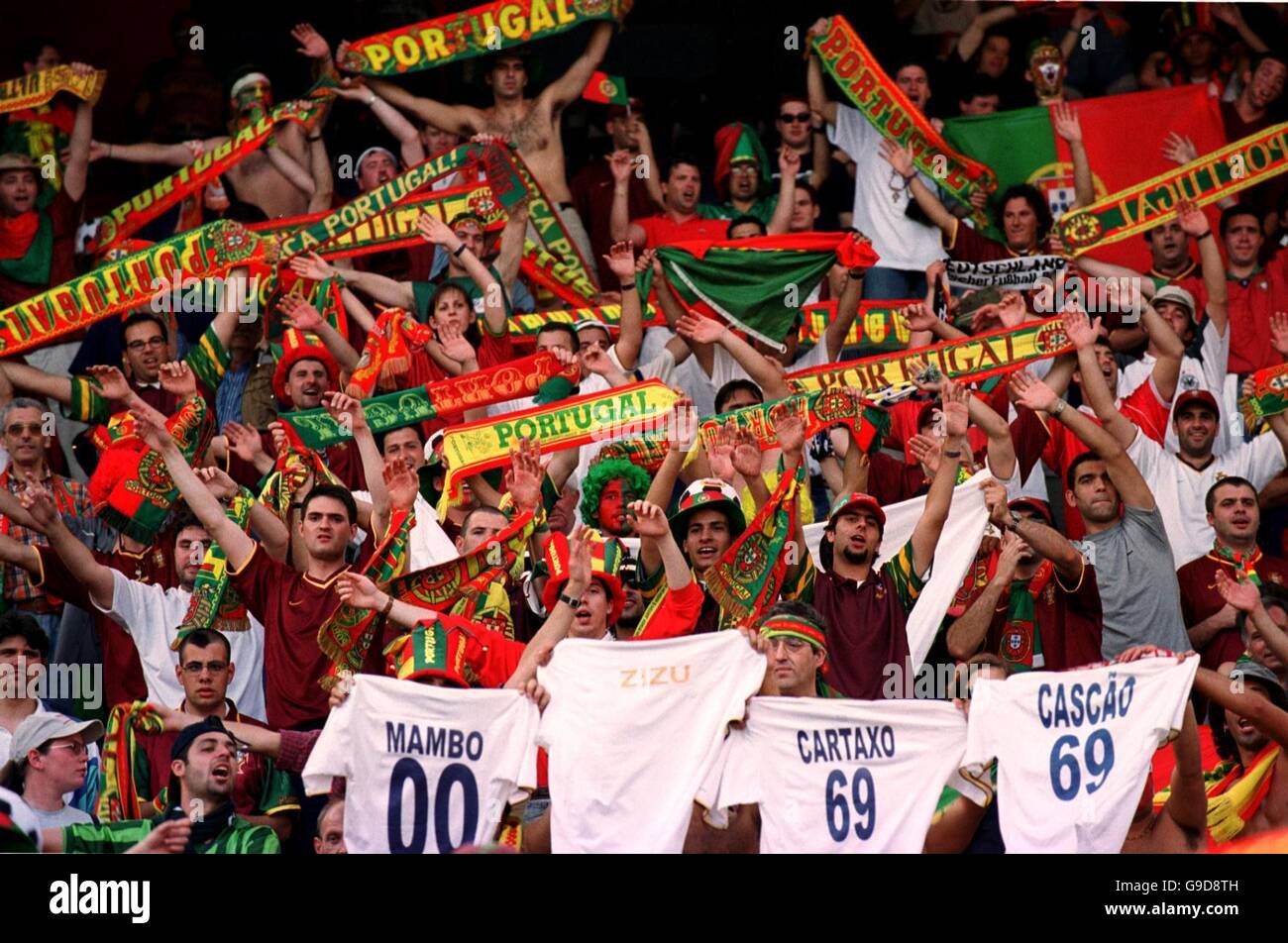 Soccer - Euro 2000 - Group A - Portugal v Germany Stock Photo - Alamy
