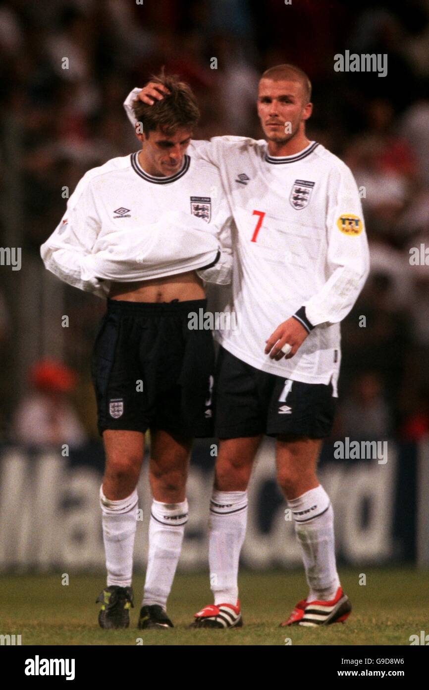 David beckham england crying hi-res stock photography and images - Alamy