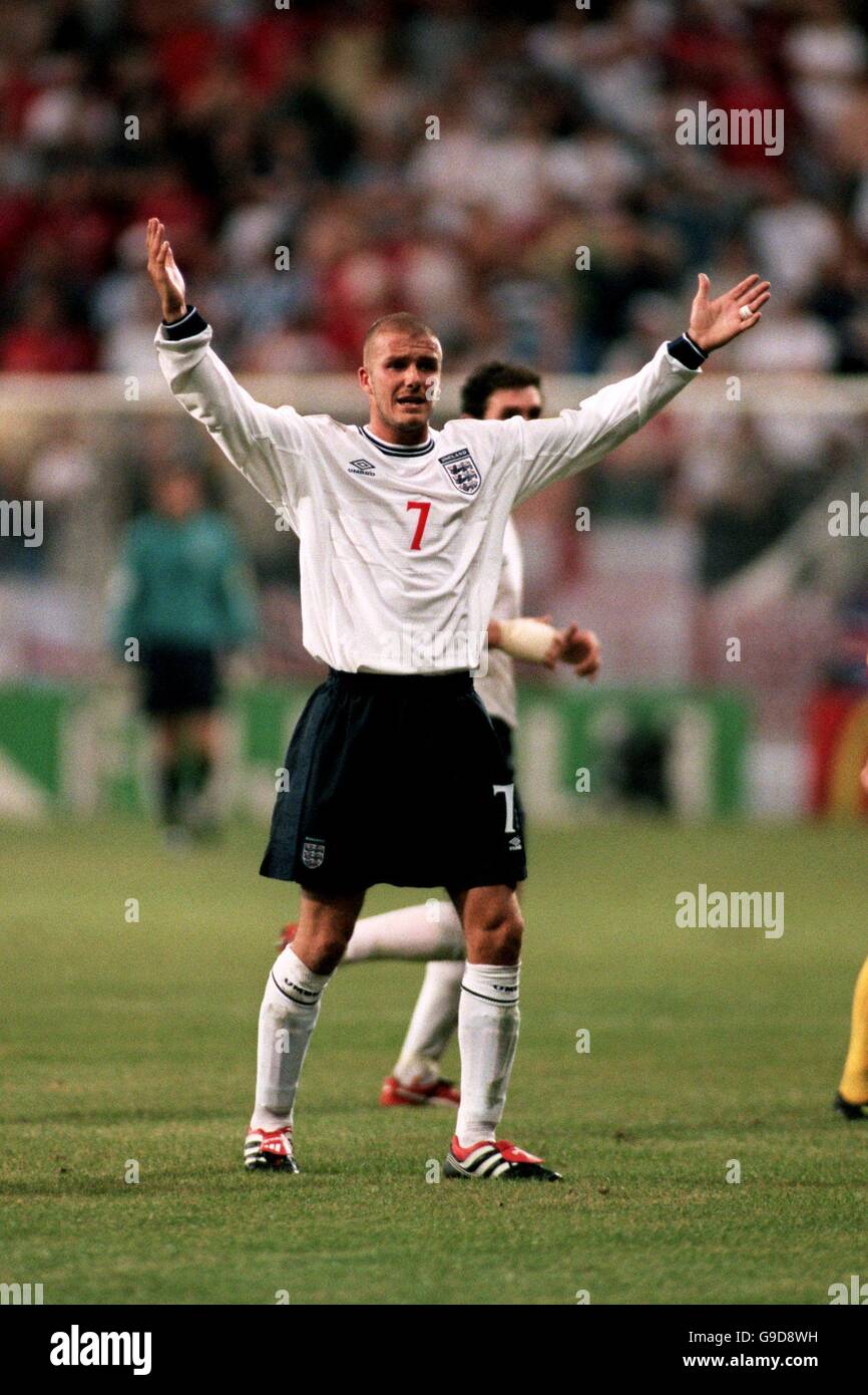 Soccer euro 2000 group a england v romania hi-res stock photography and ...