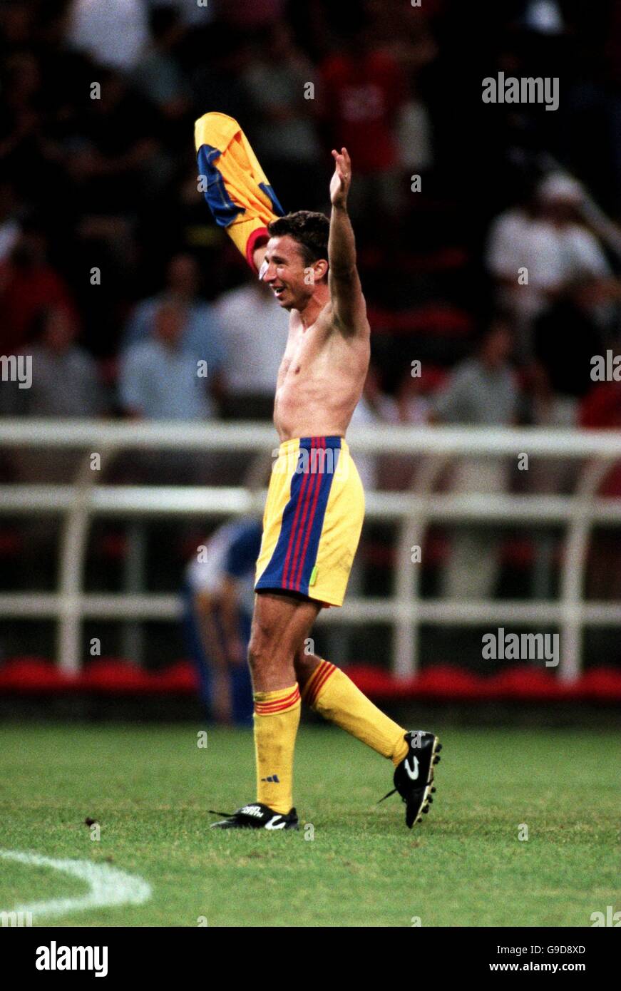 Soccer euro 2000 group a england v romania hi-res stock photography and ...