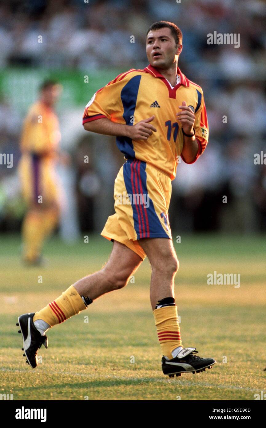 Soccer euro 2000 group a england v romania hi-res stock photography and ...