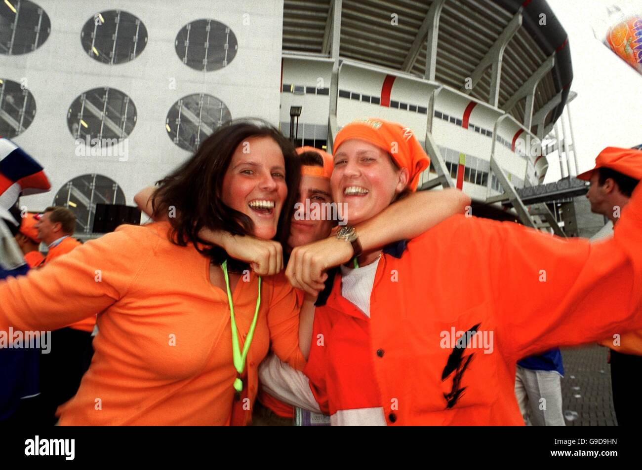 Soccer - Euro 2000 - Group D - France v Holland. Dutch fans party ...