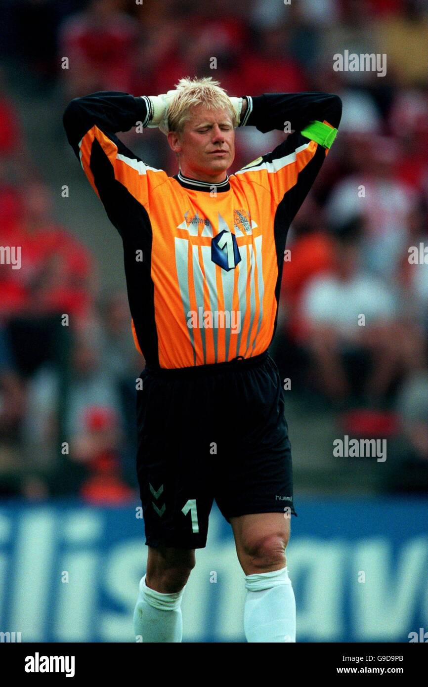 Jan koller euro 2000 hi-res stock photography and images - Alamy