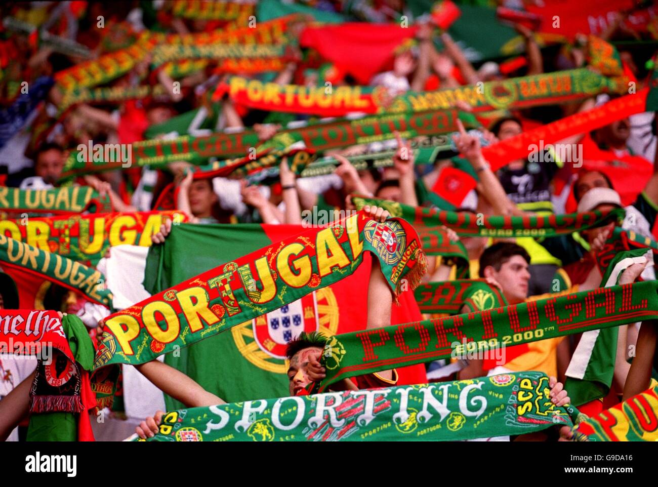 International soccer euro 2000 qualifying hi-res stock photography and ...
