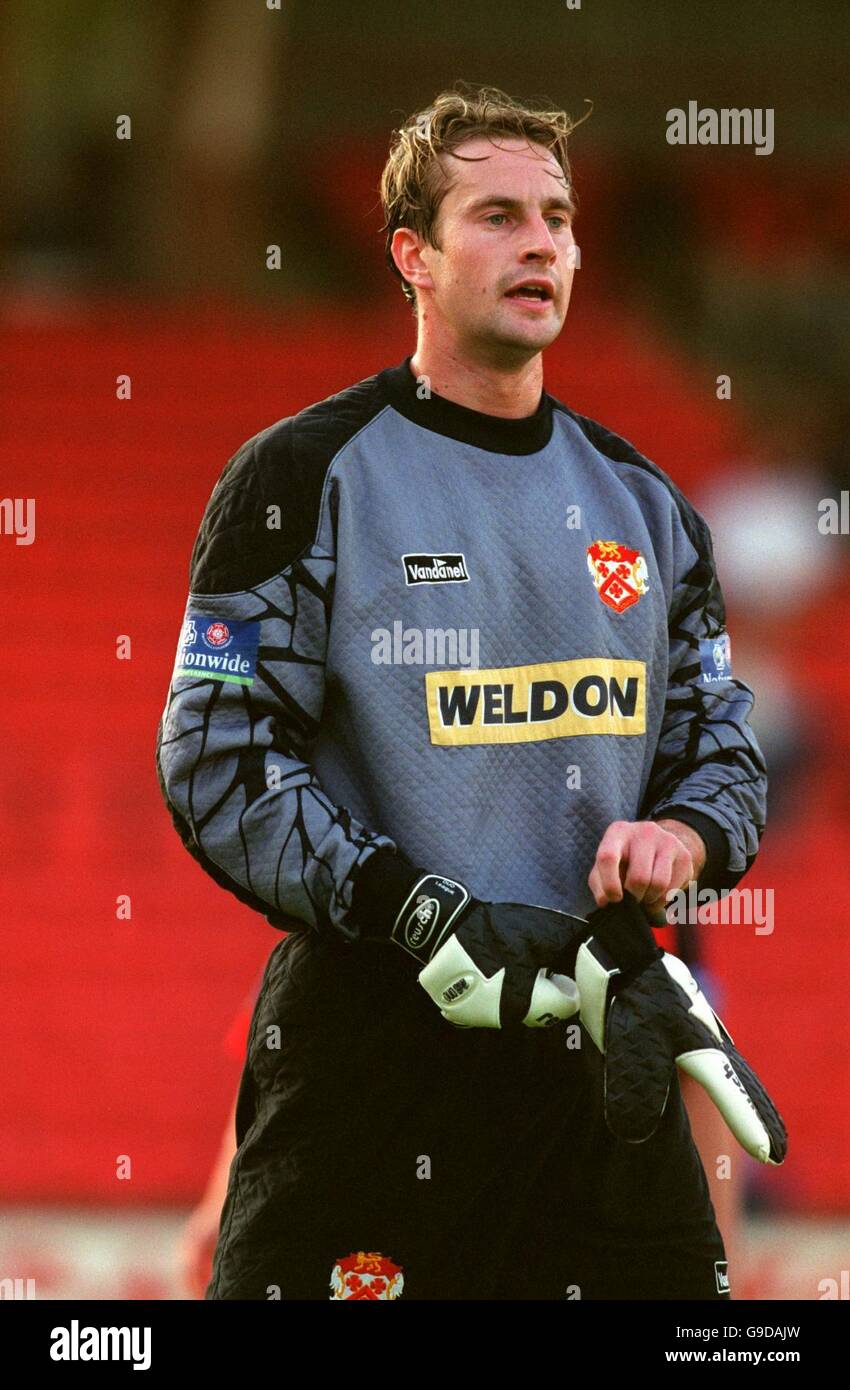 Kettering town goalkeeper hi-res stock photography and images - Alamy