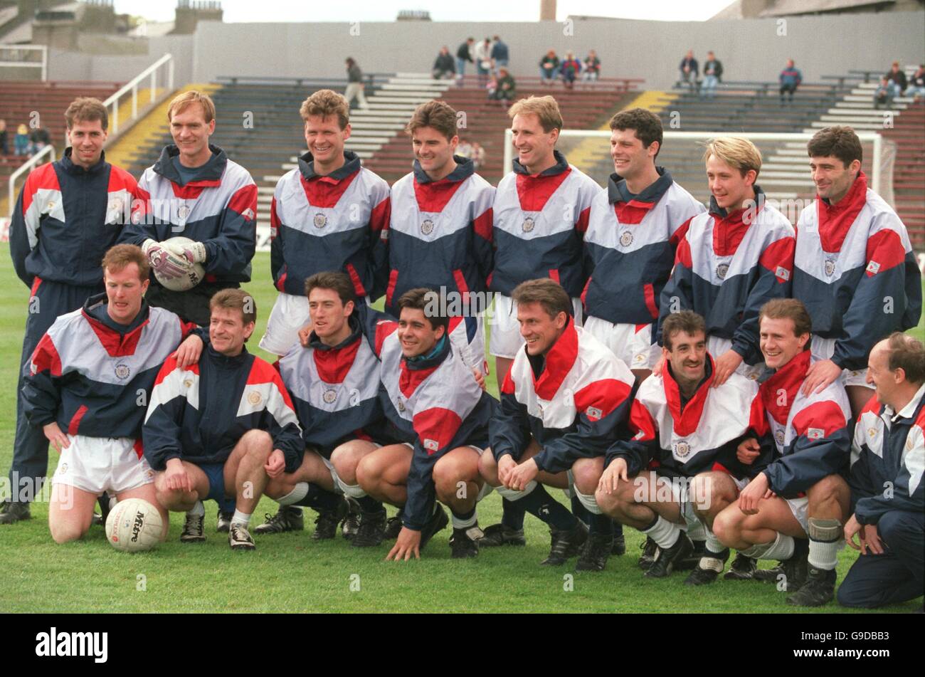 THE DUNDEE TEAM WITH THE FIRST DIVISION TROPHY Stock Photo - Alamy