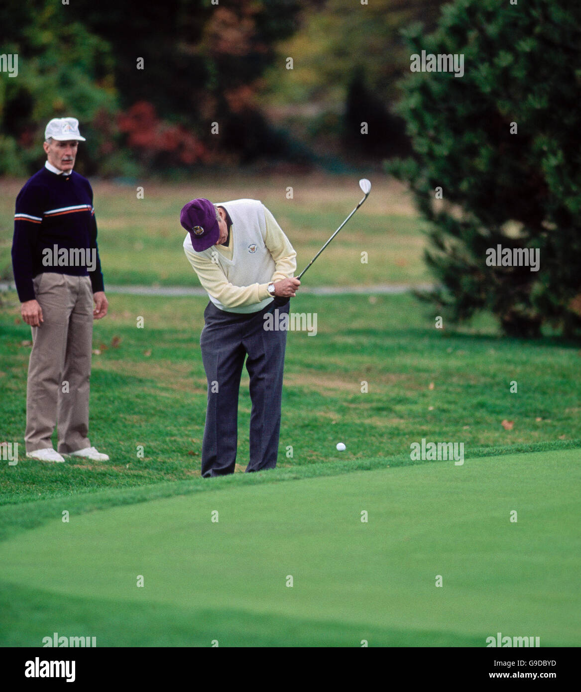 President George H.W. Bush plays golf at Andrews Air Force Base in ...