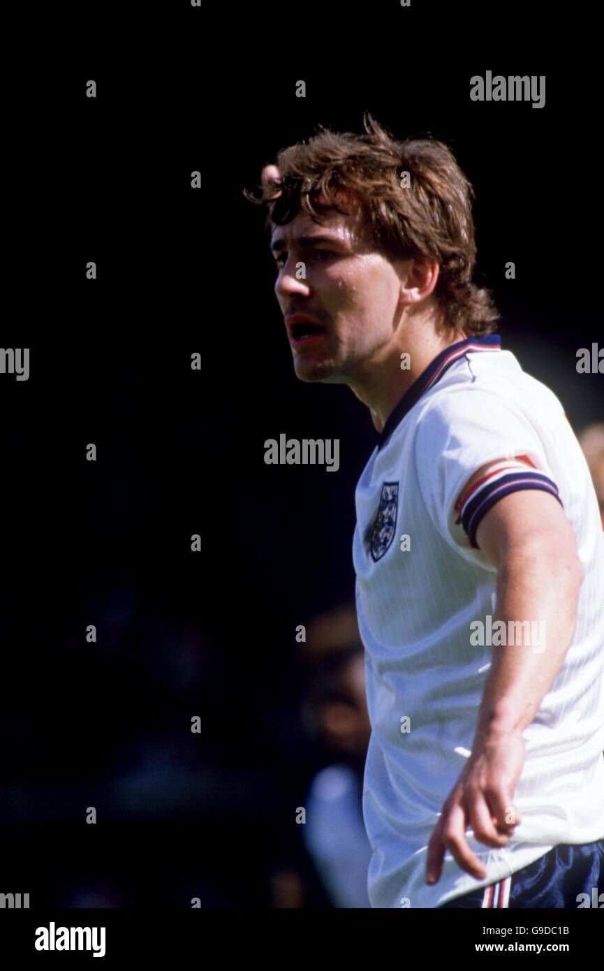 Bryan robson england hi-res stock photography and images - Alamy