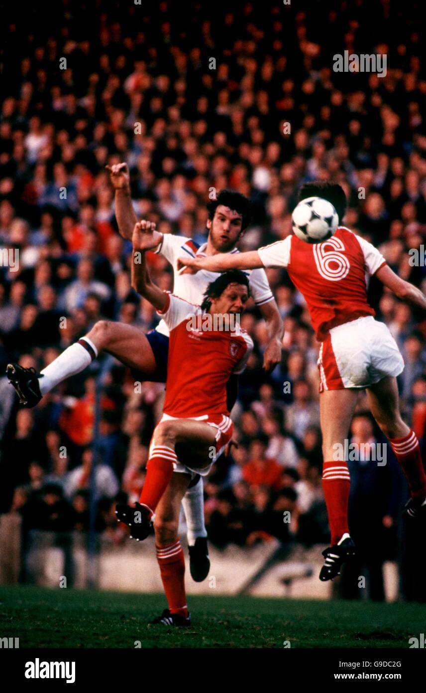 Peter withe england international hi-res stock photography and images ...