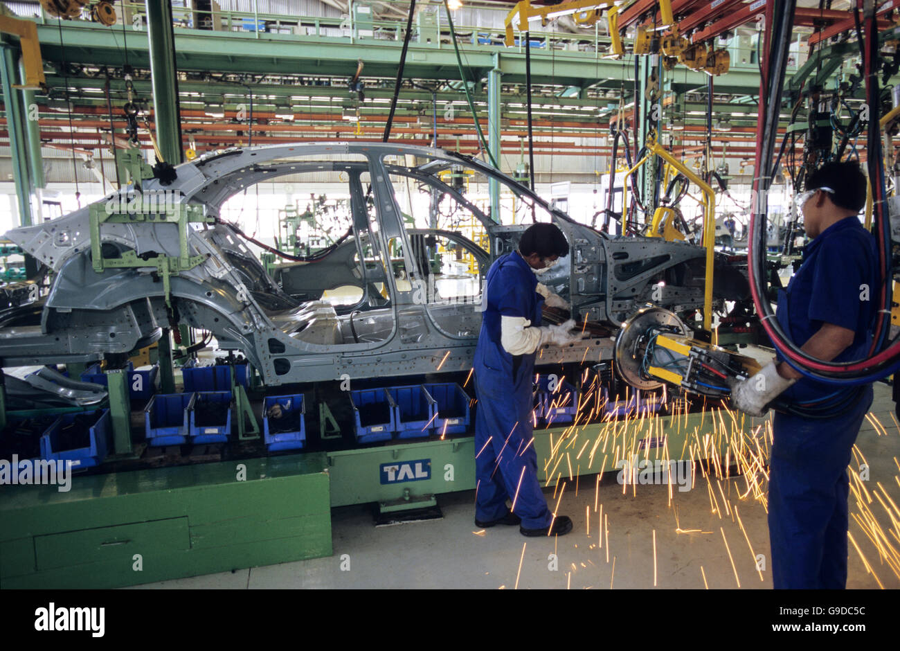 INDIA Maharashtra Pune, Daimler Chrysler Factory, assembly line for ...