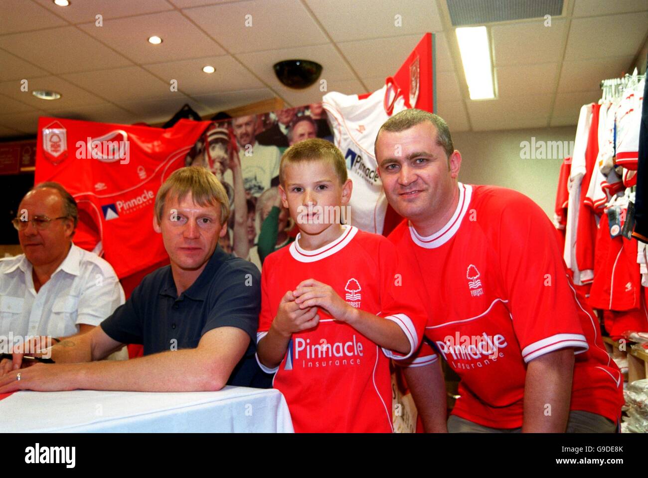 Stuart pearce book signing hi-res stock photography and images - Alamy