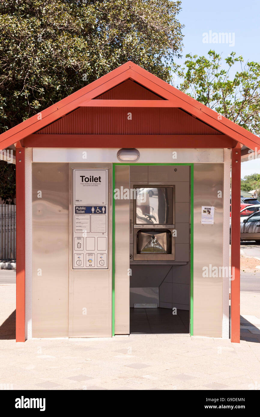 Public toilet self cleaning hi-res stock photography and images - Alamy