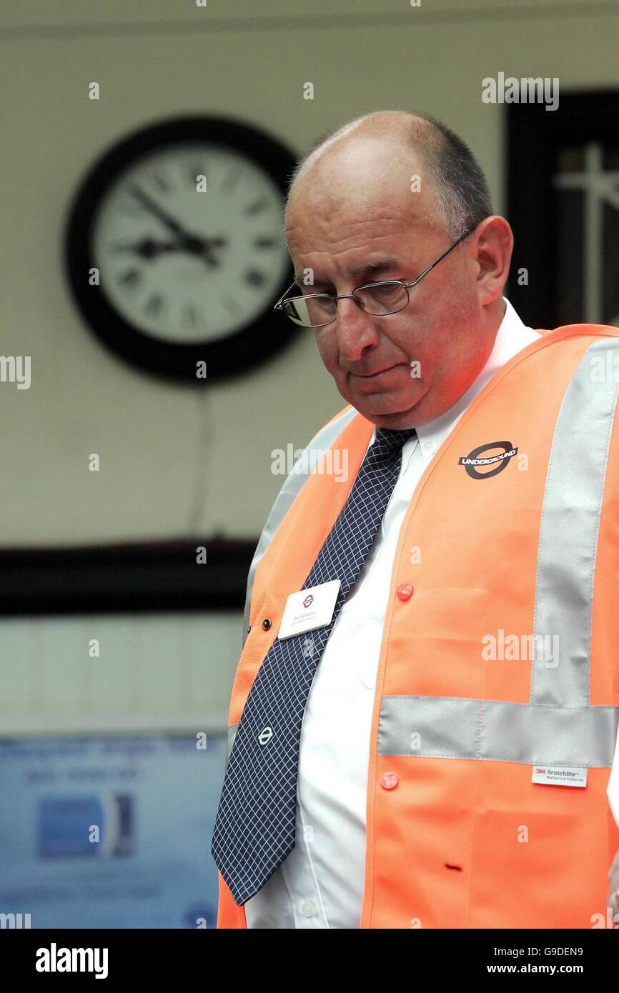Edgware road tube station duty manager derek penberthy hi-res stock ...