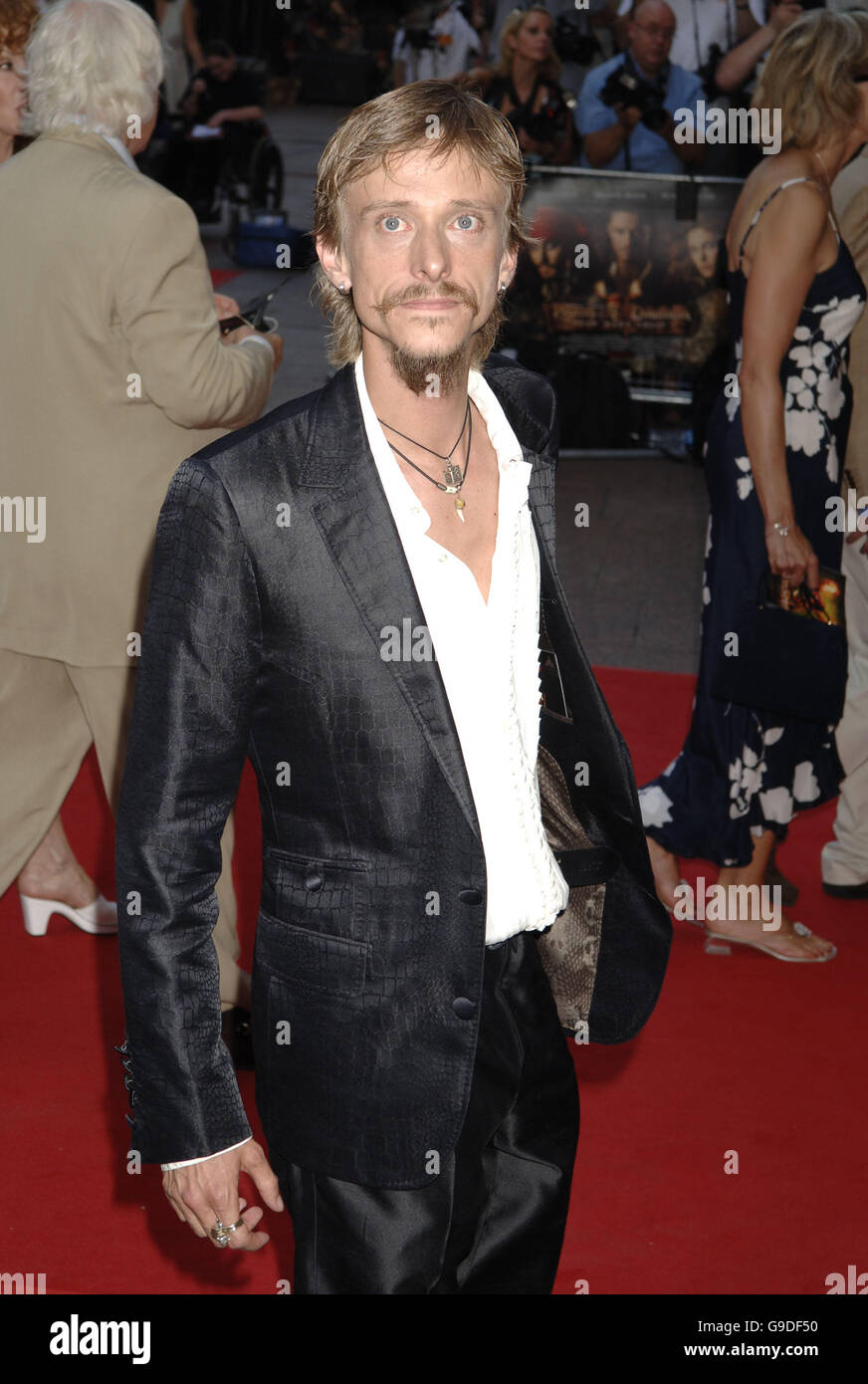 Mackenzie crook arrives european premiere pirates caribbean hi-res ...