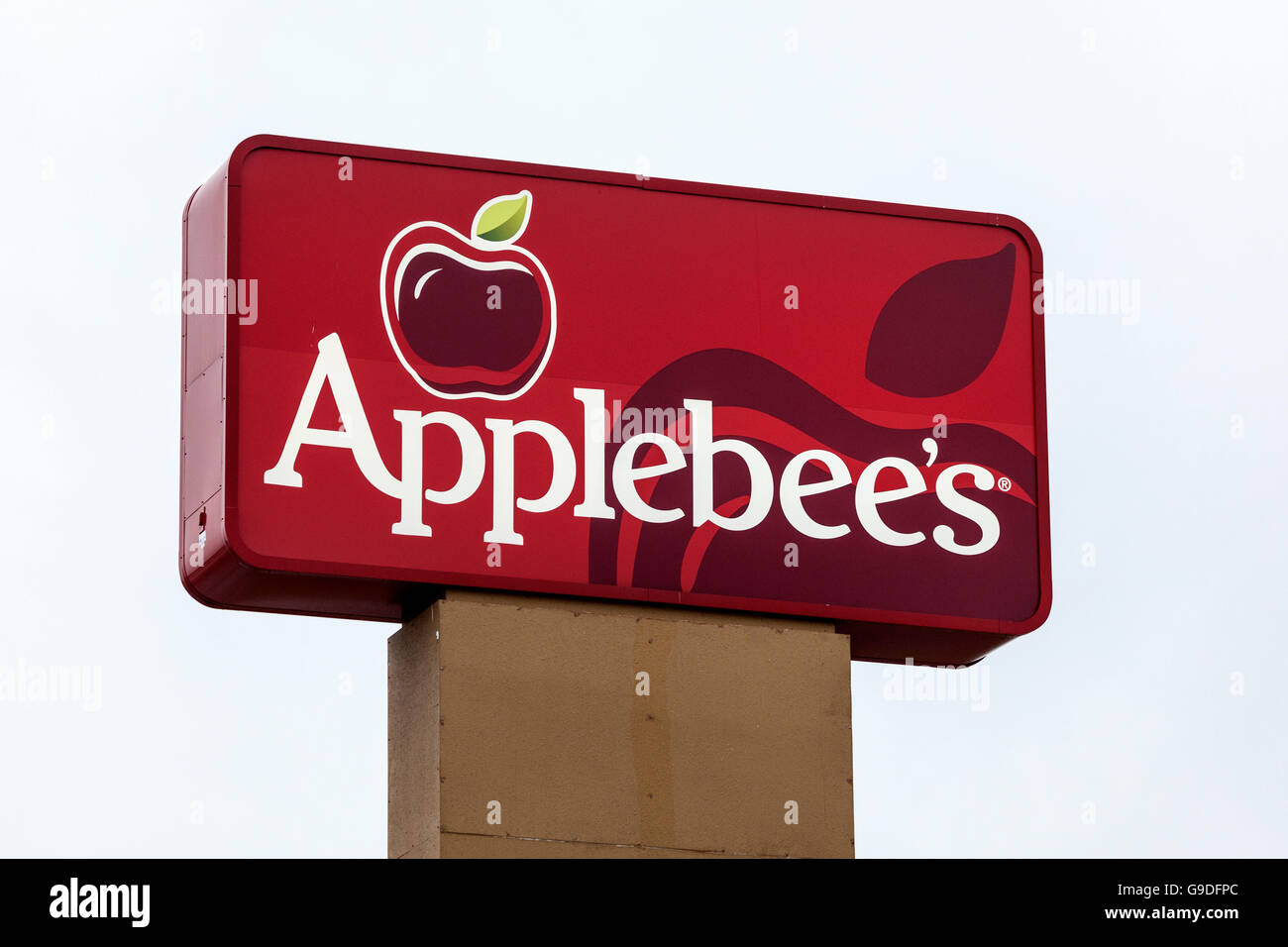 Applebees Restaurant Sign Stock Photo - Alamy