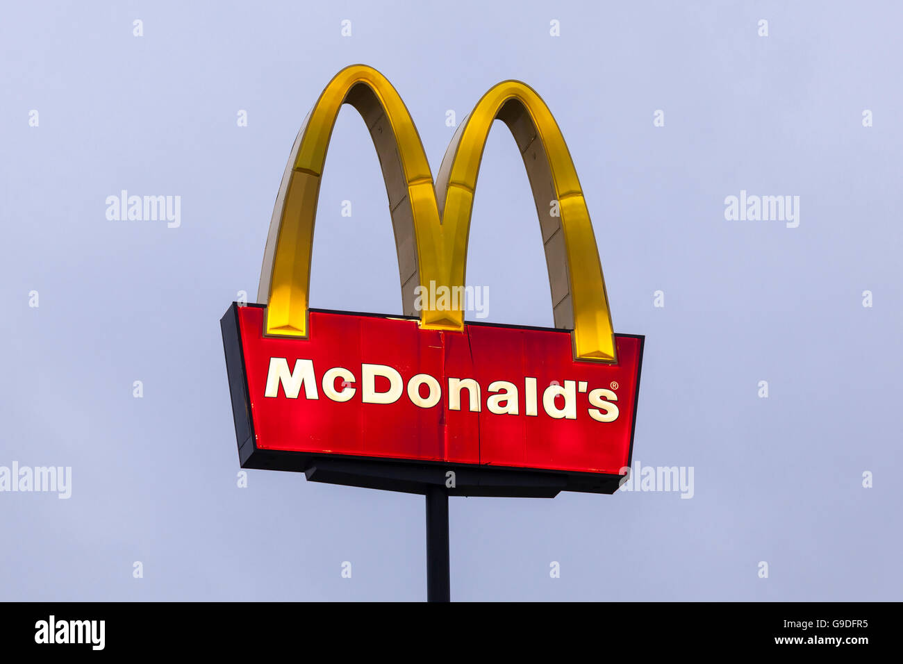 McDonalds Restaurant Logo Stock Photo - Alamy