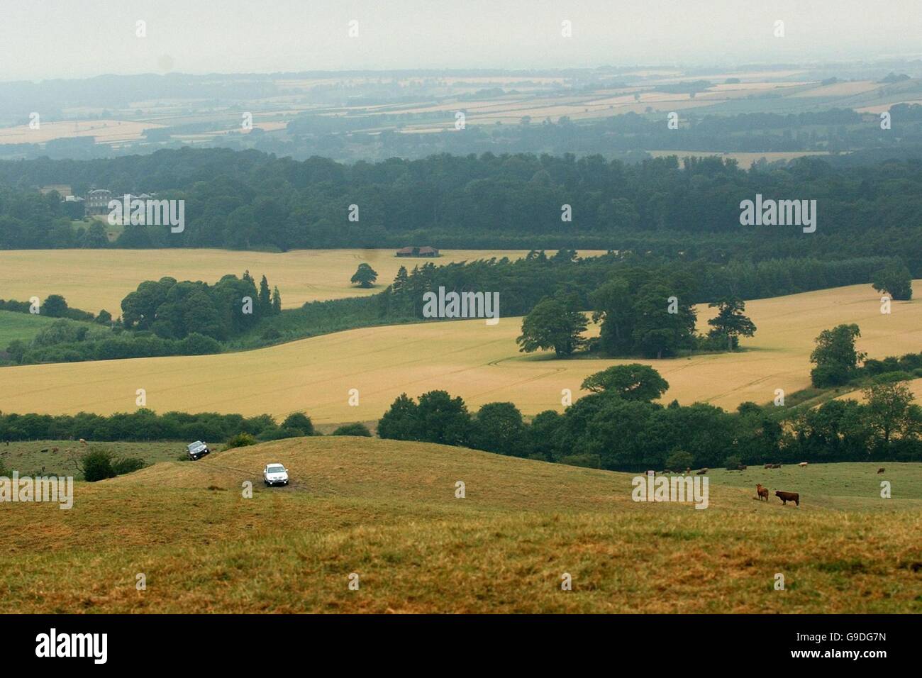 VW Touareg's taking part in a Volkswagen Touareg Off-road Experience ...