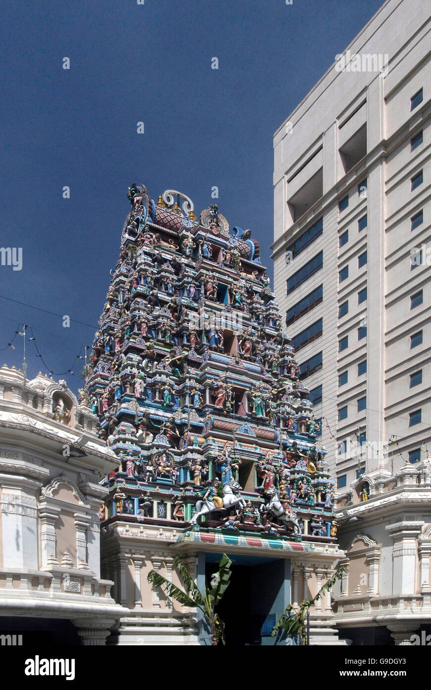 Hindu temple door hi-res stock photography and images - Alamy