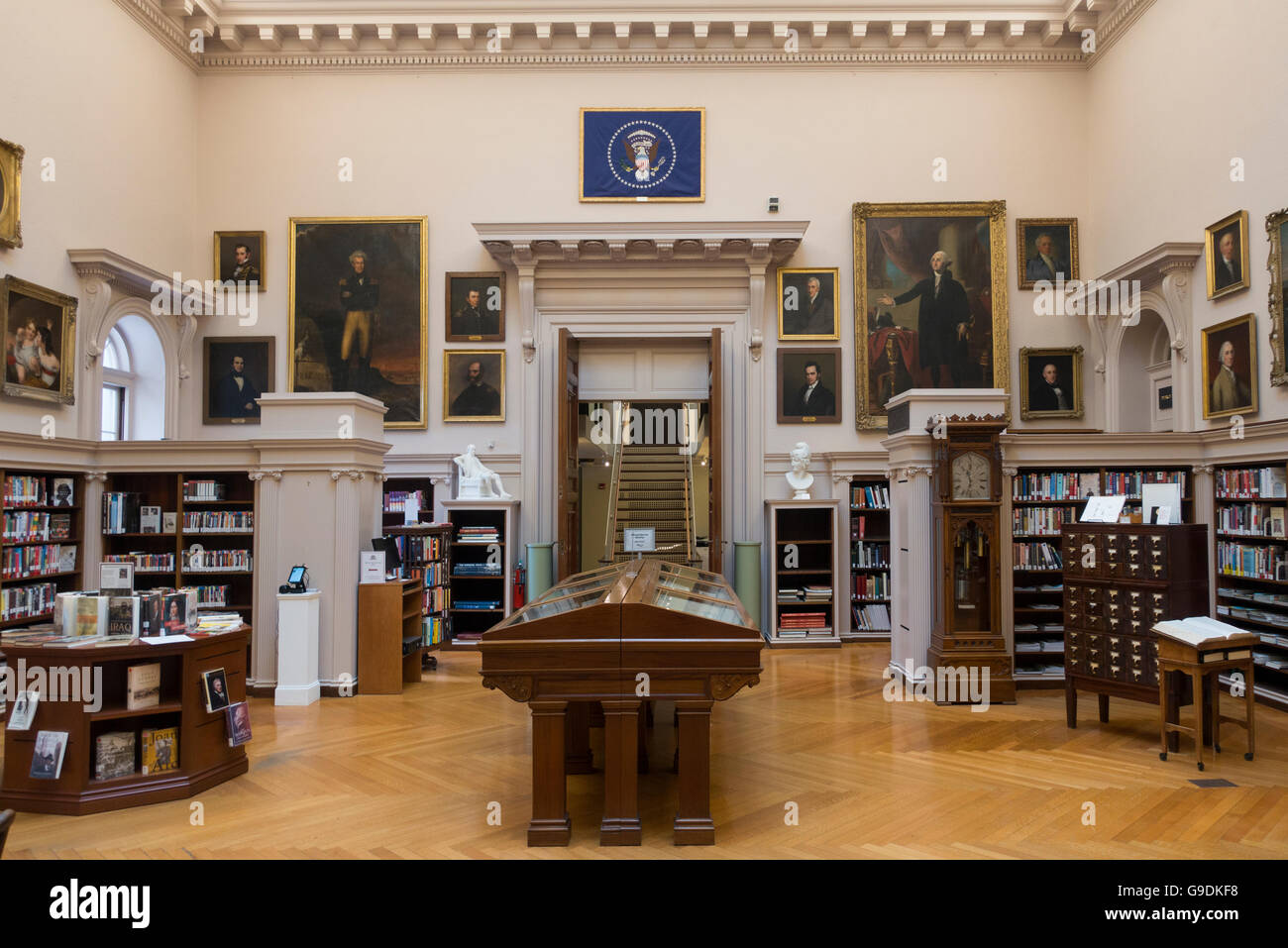 Redwood library and athenaeum hi-res stock photography and images - Alamy