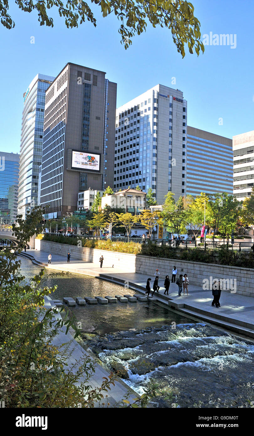 Cheonggye stream hi-res stock photography and images - Alamy