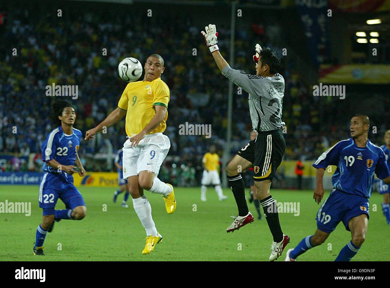 Japans goalkeeper yoshikatsu kawaguchi hi-res stock photography and ...