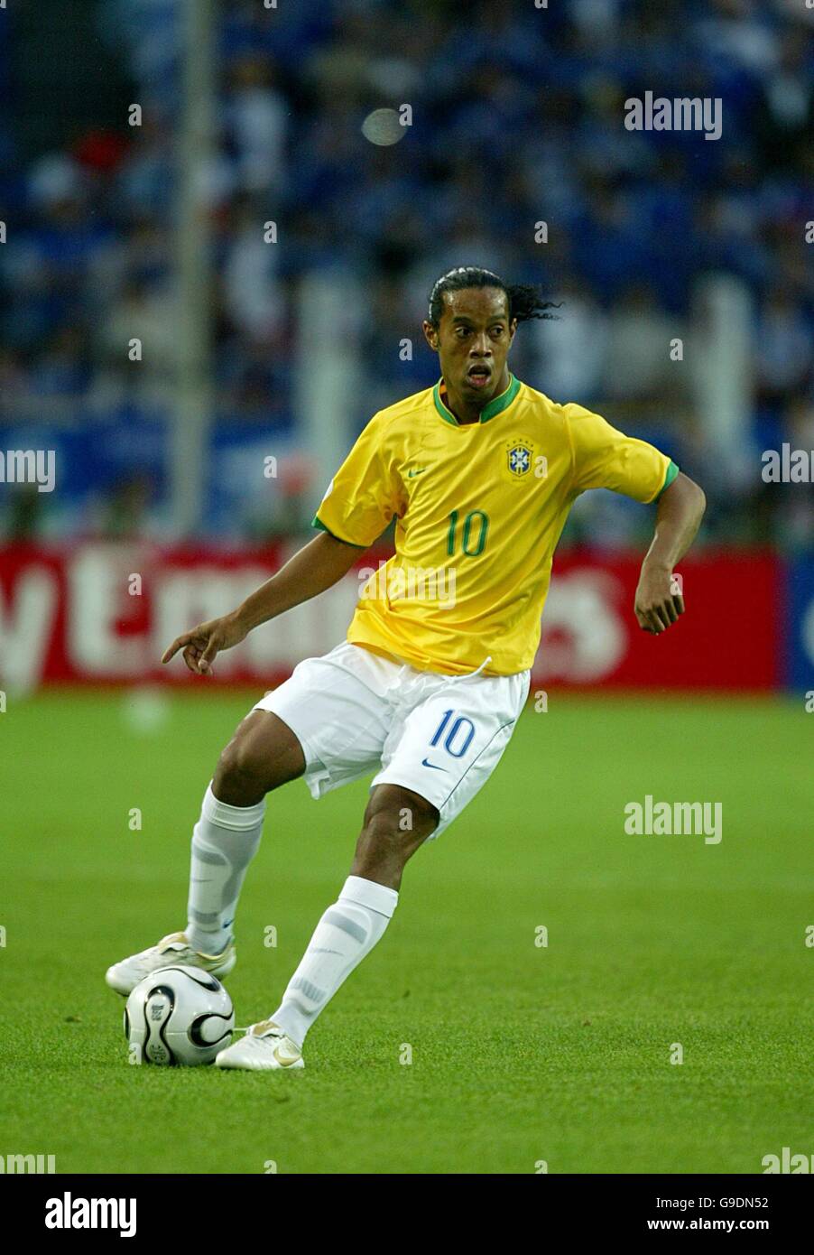 Japan and ronaldinho 2006 hi-res stock photography and images - Alamy