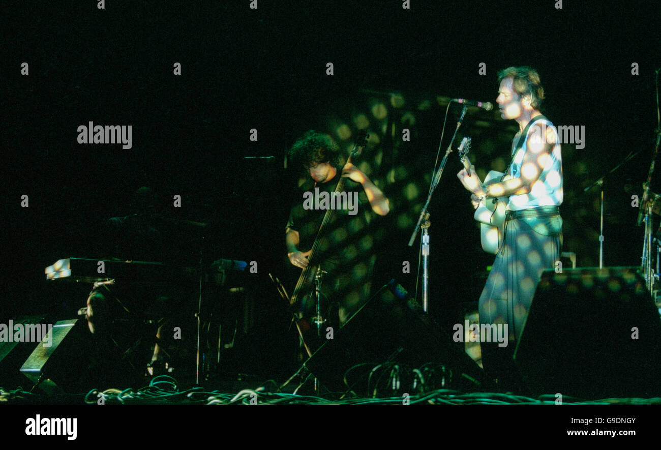 July 18, 1996 - Bonner Springs, Kansas USA: Rob Wasserman plays bass ...