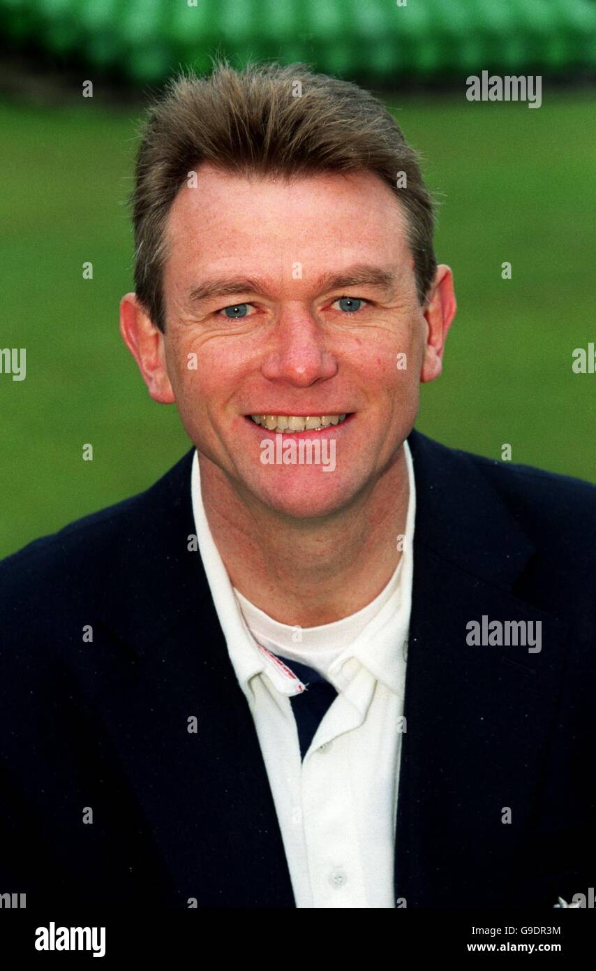 Alan wells cricket hi-res stock photography and images - Alamy