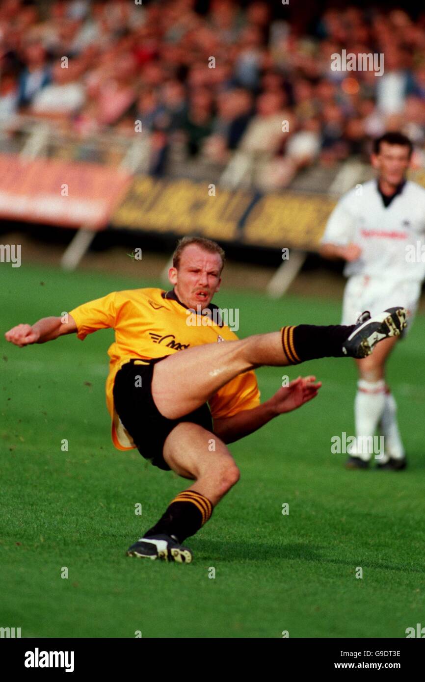 English Soccer. Kenny Lowe, Barnet Stock Photo - Alamy