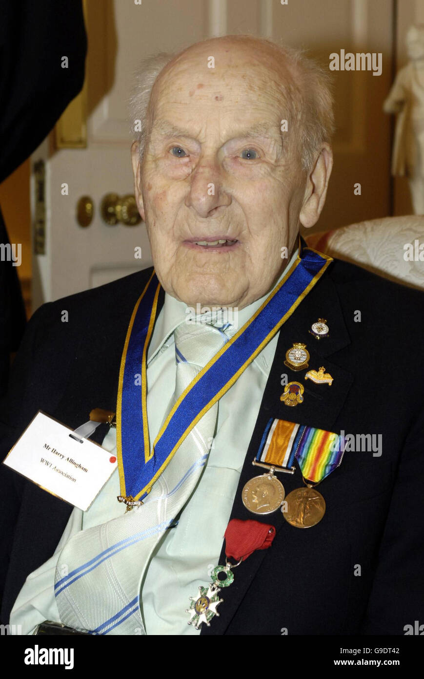 World war one veteran henry allingham hi-res stock photography and ...