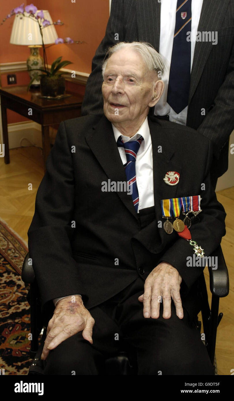 British veteran of World War One Harry Patch, aged 108, Prime Minister ...