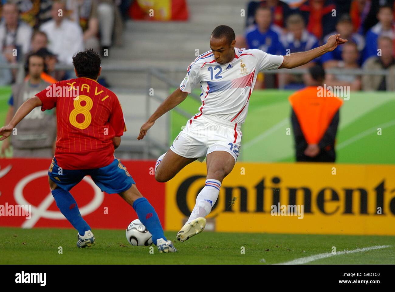 Spains xavi hernandez hi-res stock photography and images - Alamy