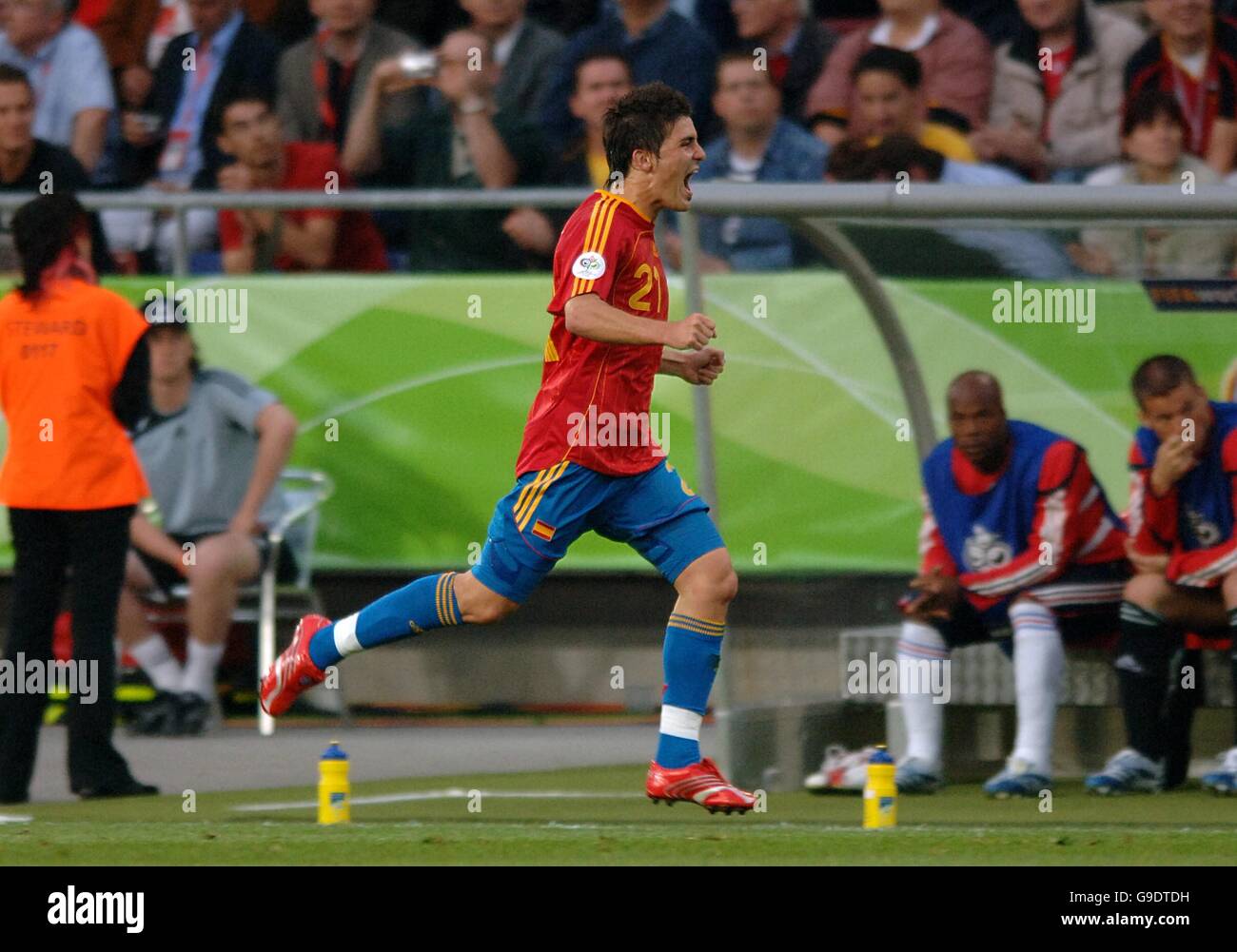 Spain's David Villa celebrates scoring the opening goal Stock Photo - Alamy