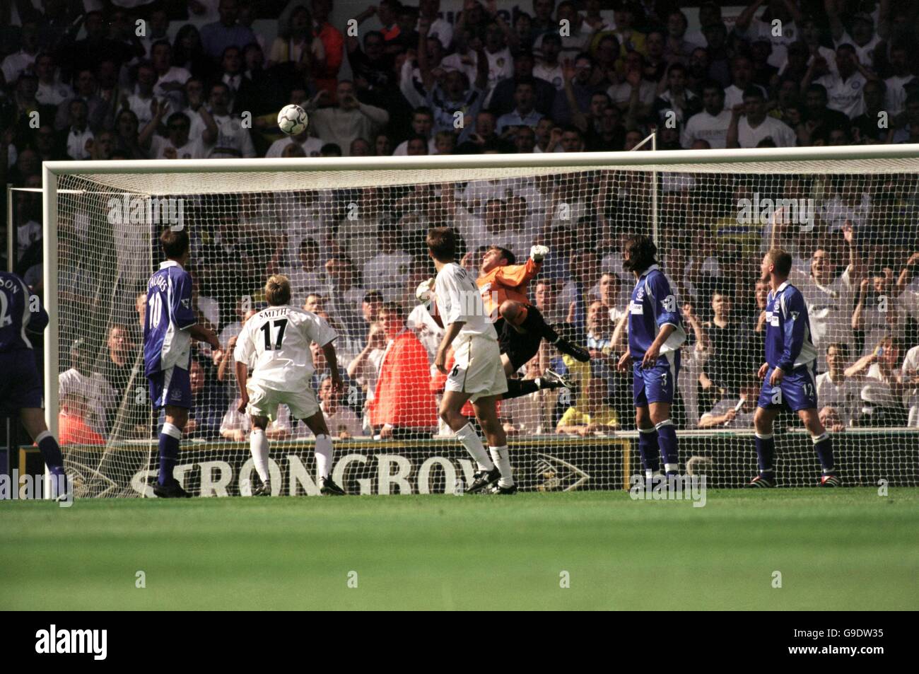 Paul gerrard everton hi-res stock photography and images - Alamy