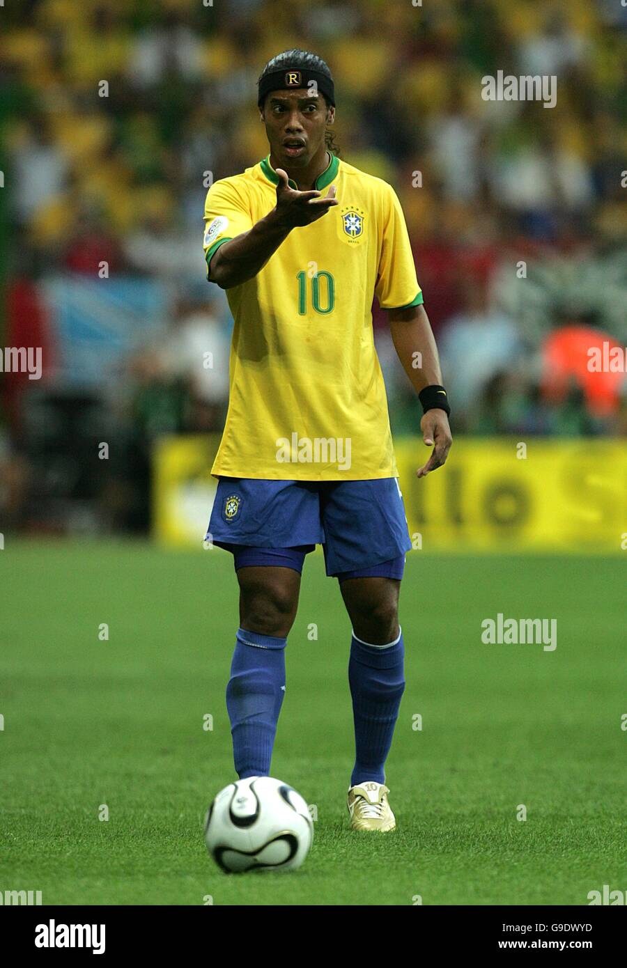 Ronaldinho brazil world cup 2006 hi-res stock photography and images ...