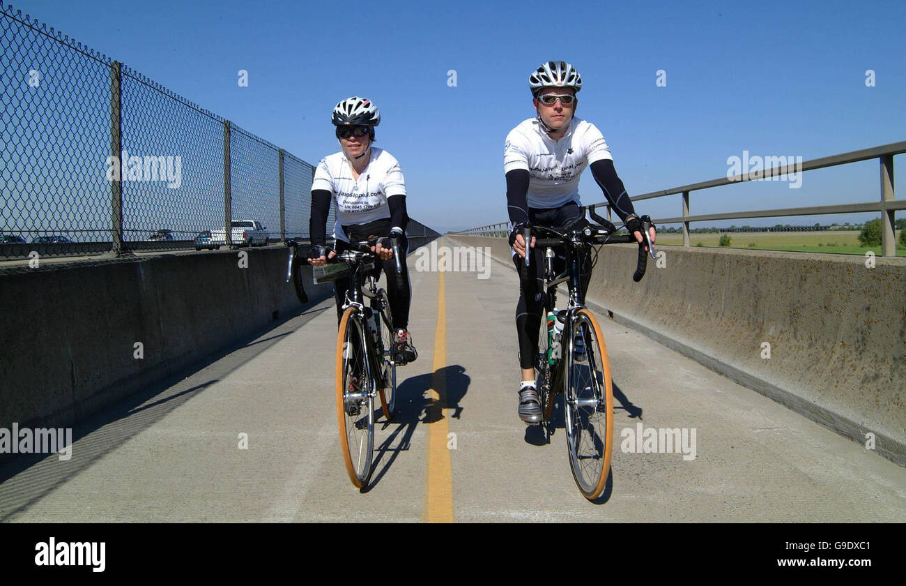 Jane Tomlinson with co-rider Ryan Bowd on the interstate cycle track ...