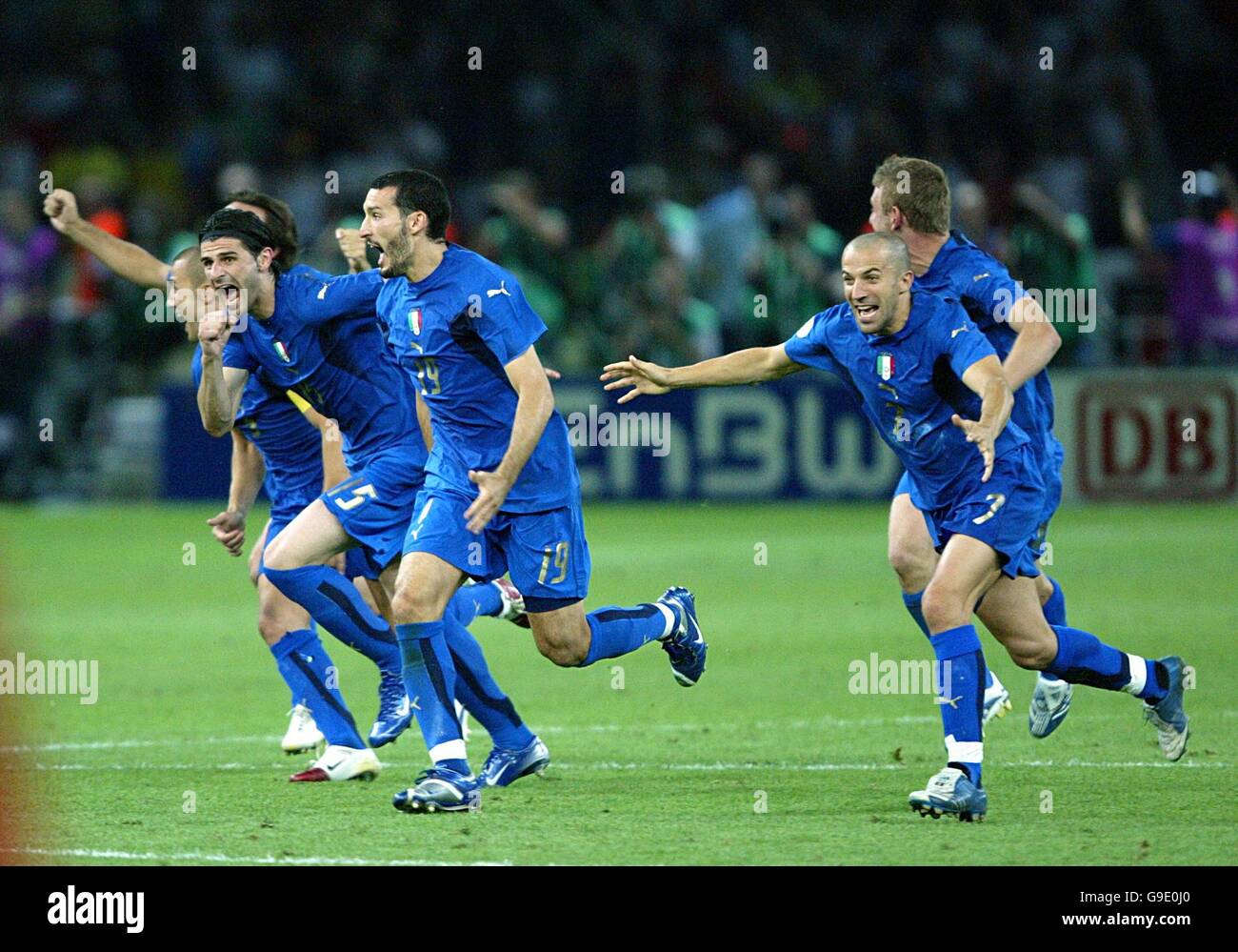 World cup 2006 italy victory hi-res stock photography and images - Alamy