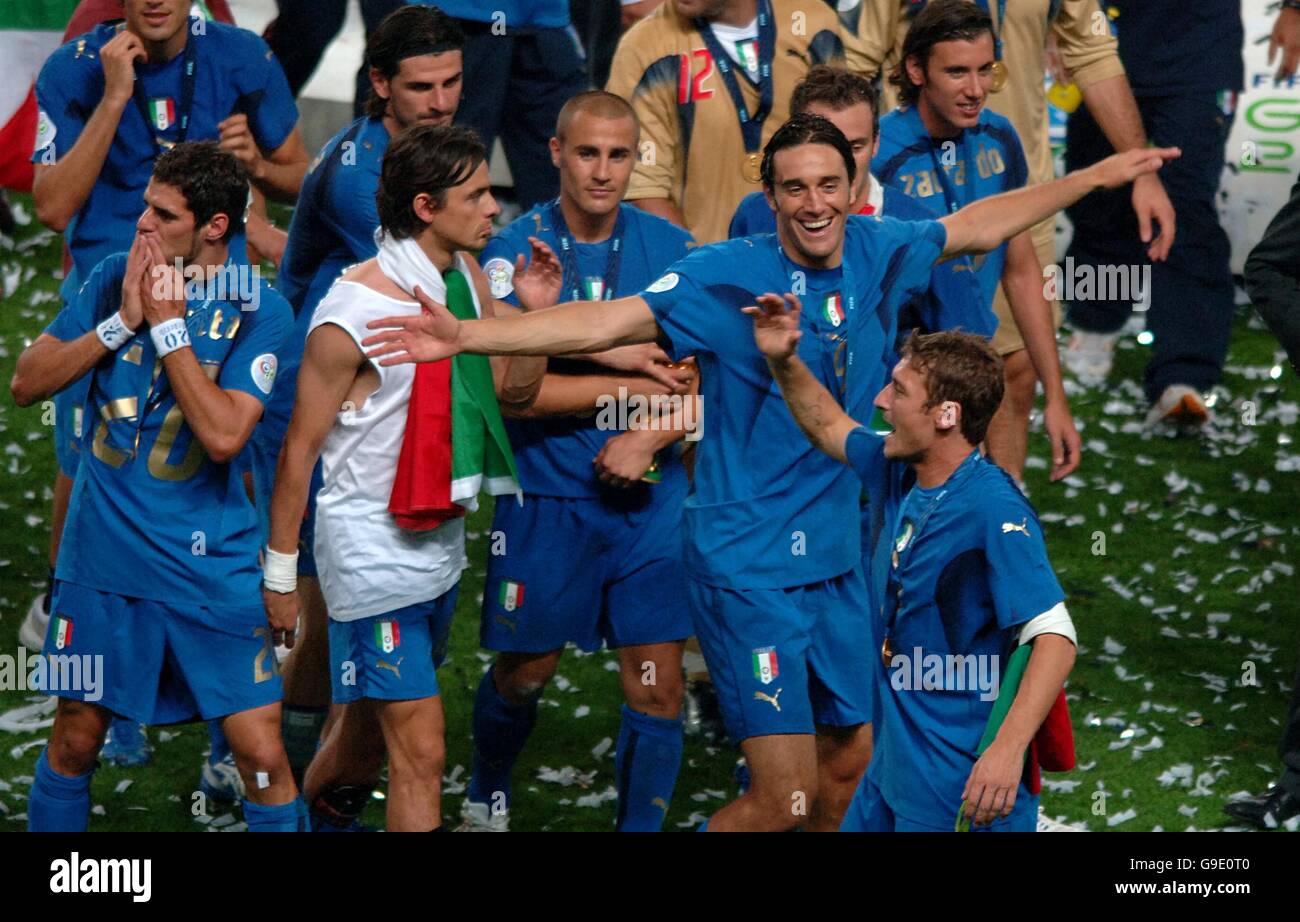 Italy players celebrate after winning the FIFA World Cup Stock Photo ...