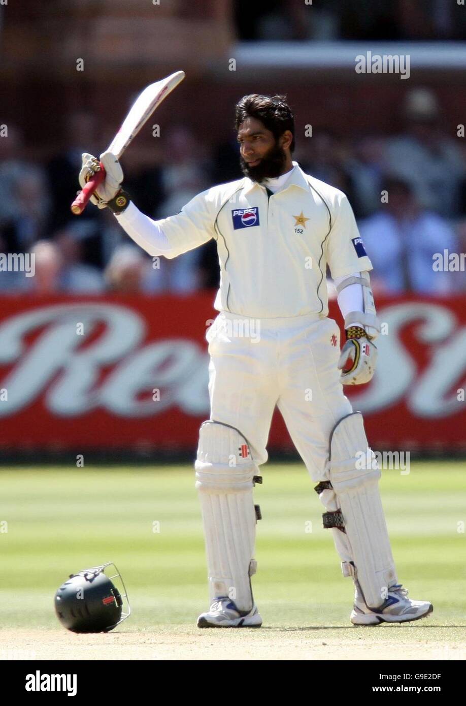 Pakistan's Mohammad Yousuf acknowledges the crowd after reaching his ...