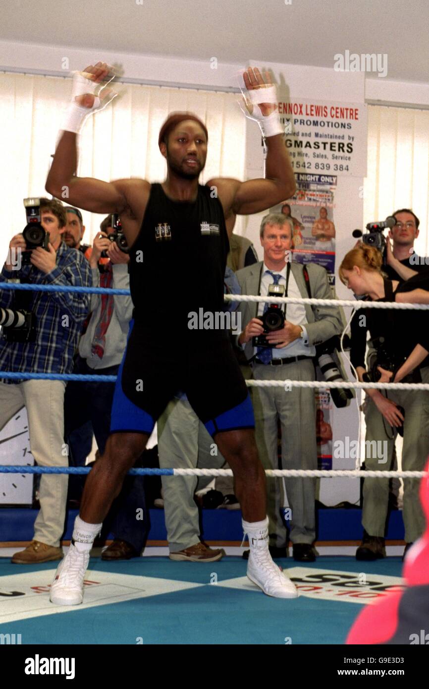 Boxing - World Heavyweight Championship - Lennox Lewis v Francois Botha ...