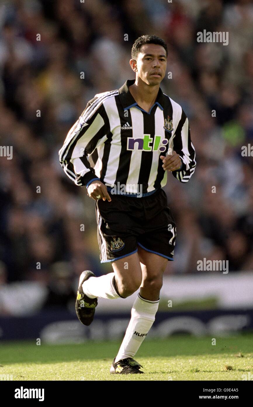 Nolberto solano hi-res stock photography and images - Alamy