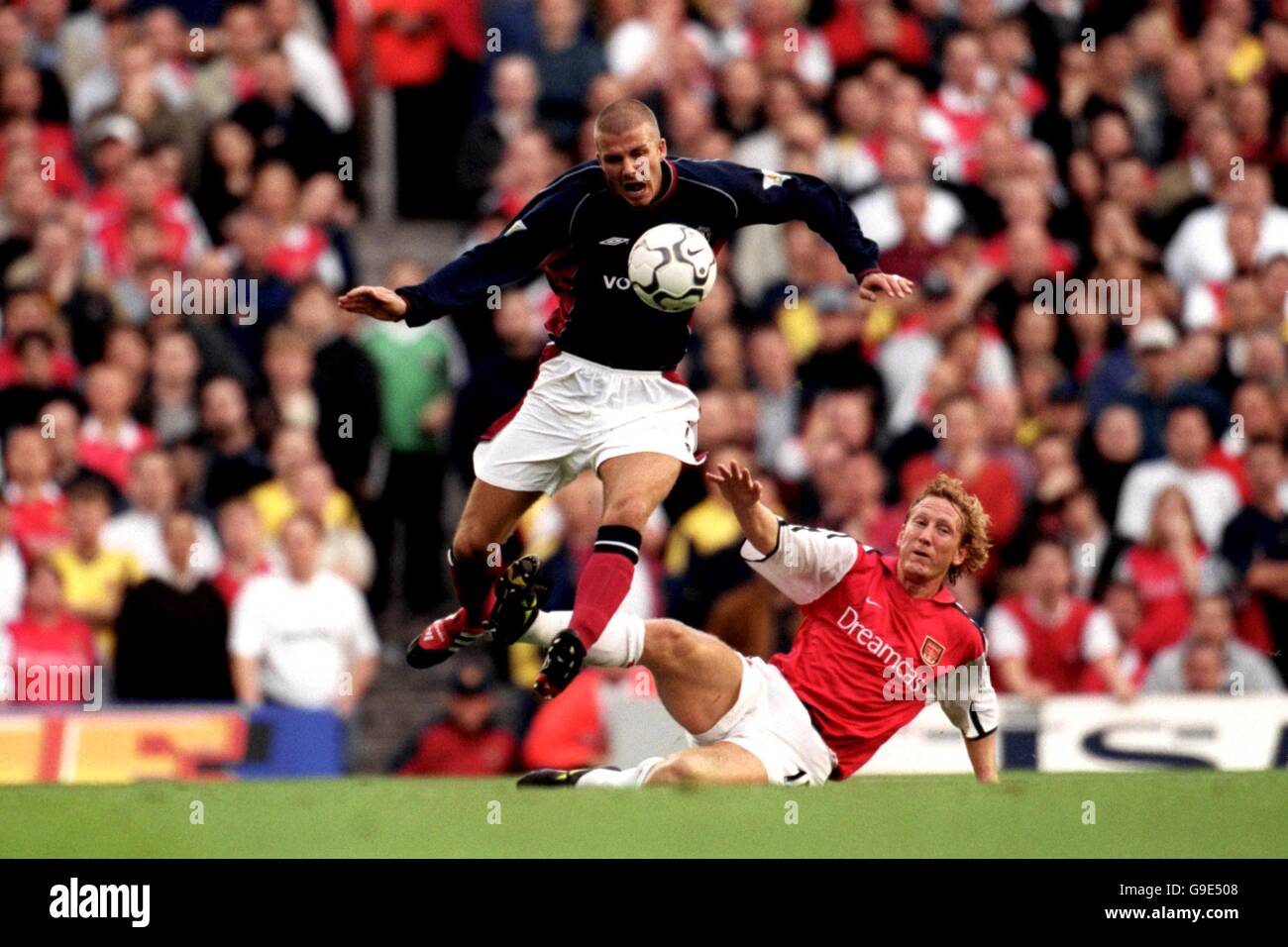 David beckham manchester united behind hi-res stock photography and ...