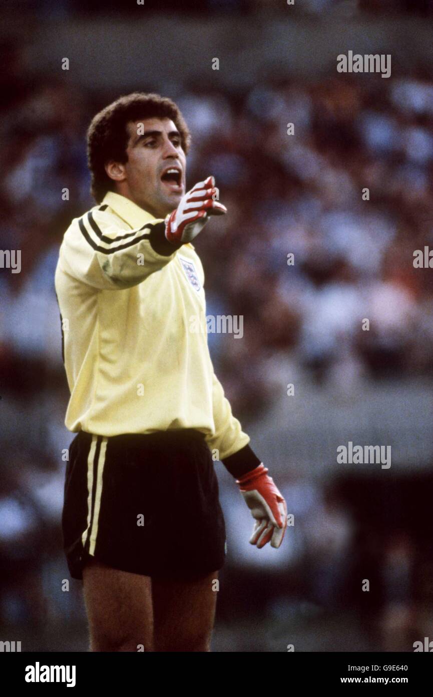 Peter shilton hi-res stock photography and images - Alamy