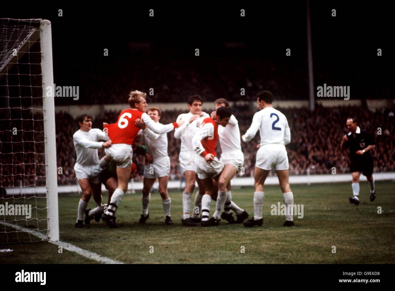 Billy bremner second r and paul reaney r hi-res stock photography and ...