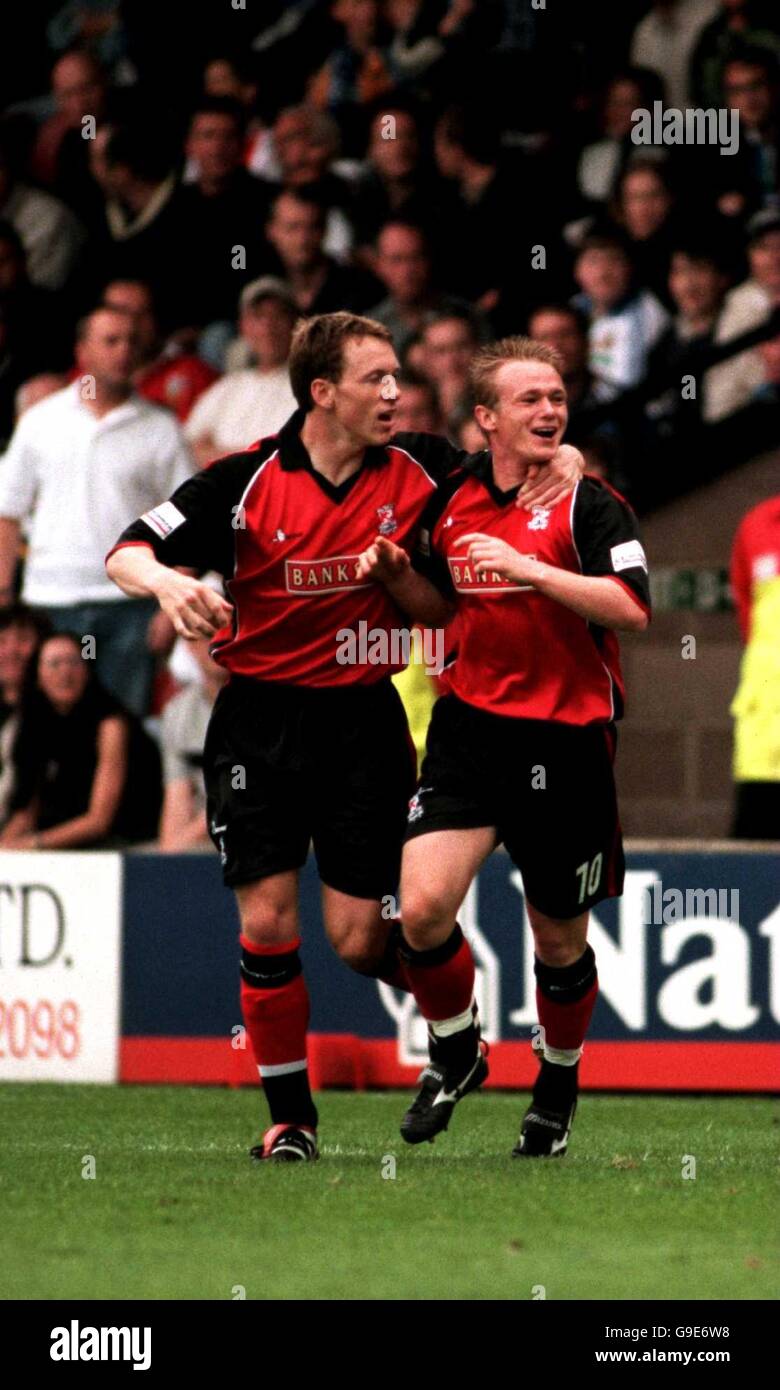 Walsall's Darren Wrack (l) congratulates teammate Dean Keates (r) on ...