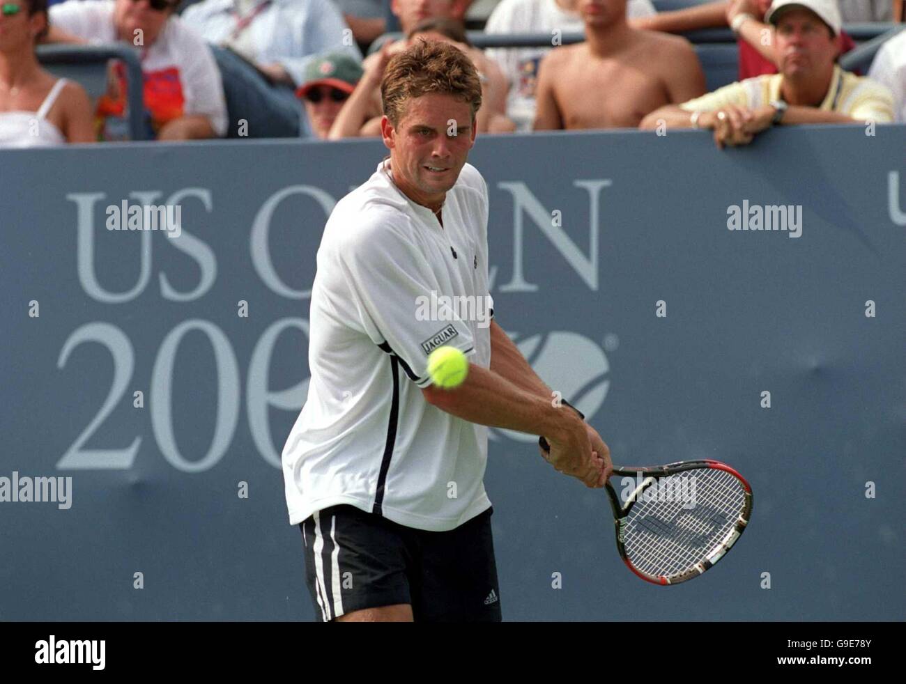 Jan-Michael Gambill in action against Mark Philippoussis Stock Photo ...