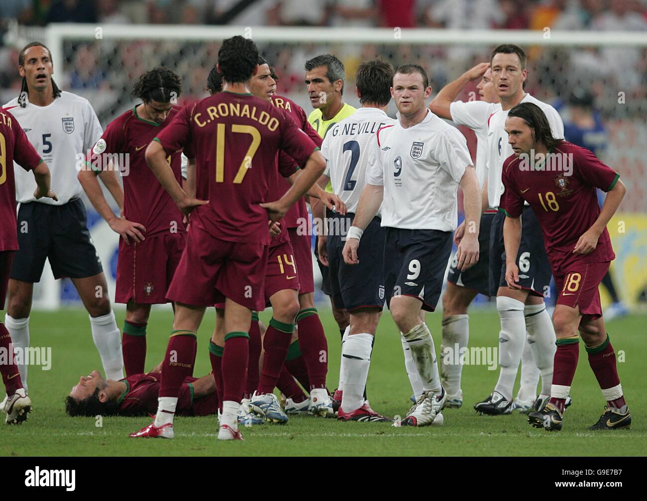 Wayne rooney 2006 ronaldo hi-res stock photography and images - Alamy