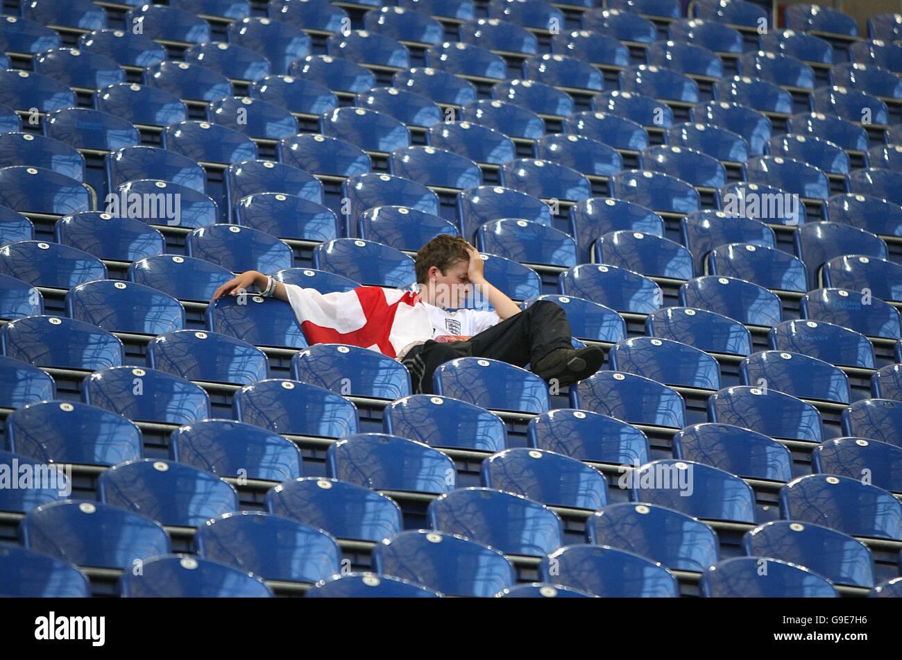 Football general view hli 20018englandbiddejection hi-res stock ...