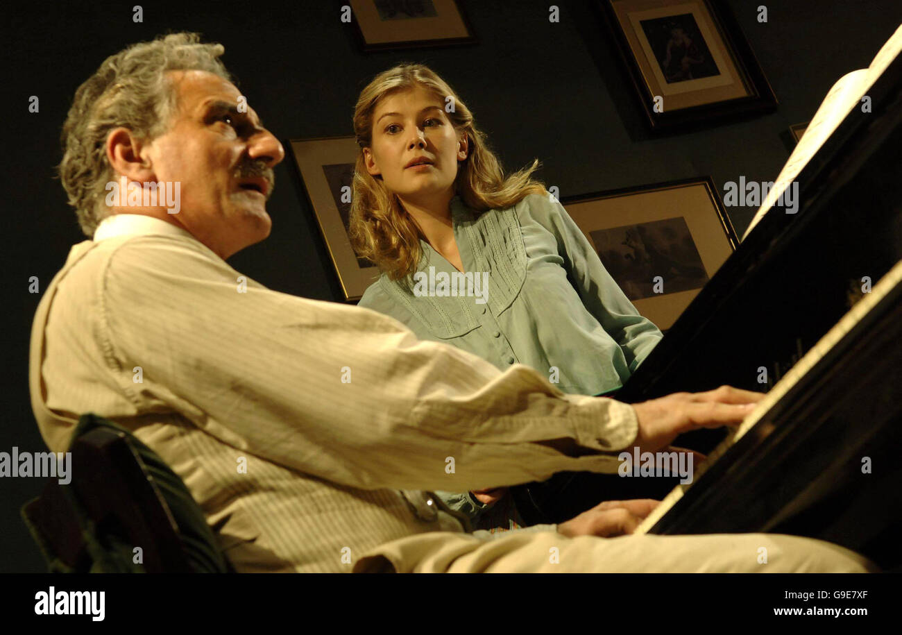 Henry goodman and rosamund pike during a photocall for performances hi ...