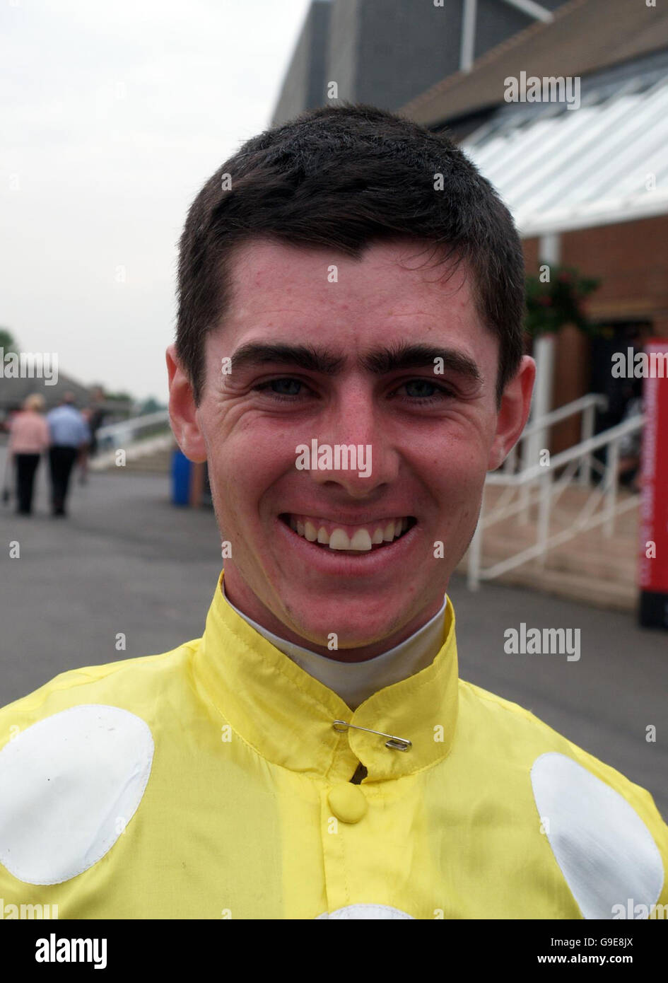 Jockey alan rutter at newbury racecourse hi-res stock photography and ...